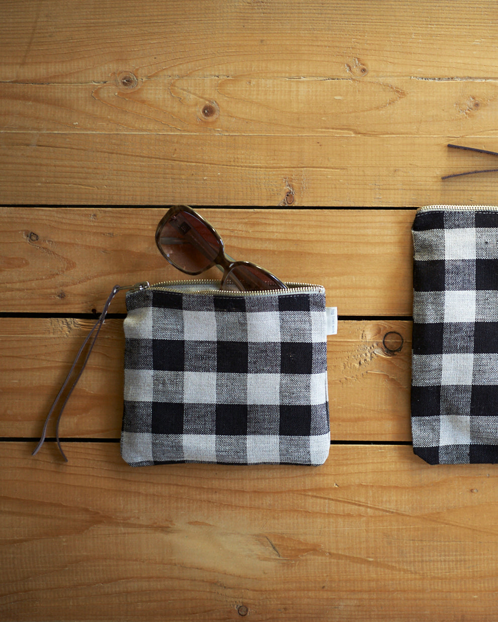 Canna Linen Pouch (M): Black Natural Check – Fog Linen Work Australia/NZ